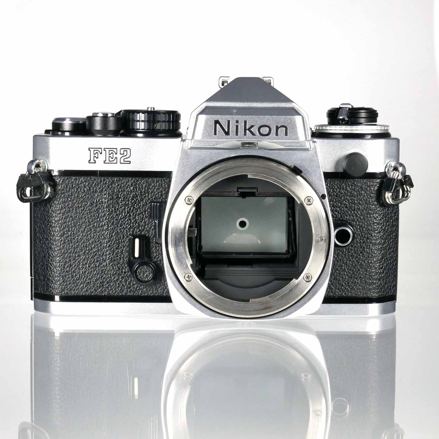 Nikon Fe 2 Gehäuse Mit Nikon Md 12 Clean Cameras Markus Säuberli